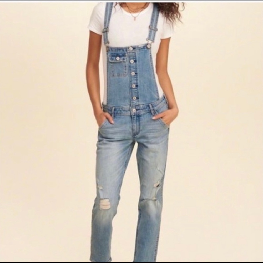 Hollister, Low Rise, Boyfriend Jean Overall. - Gem